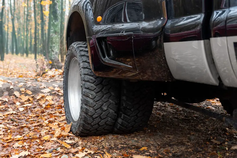 7 Best Dually Tires For Towing Reviews In 2023 [With FAQs]